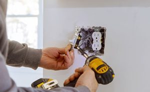 Expert Electrician in Orlando, FL | Doc Watts Electric